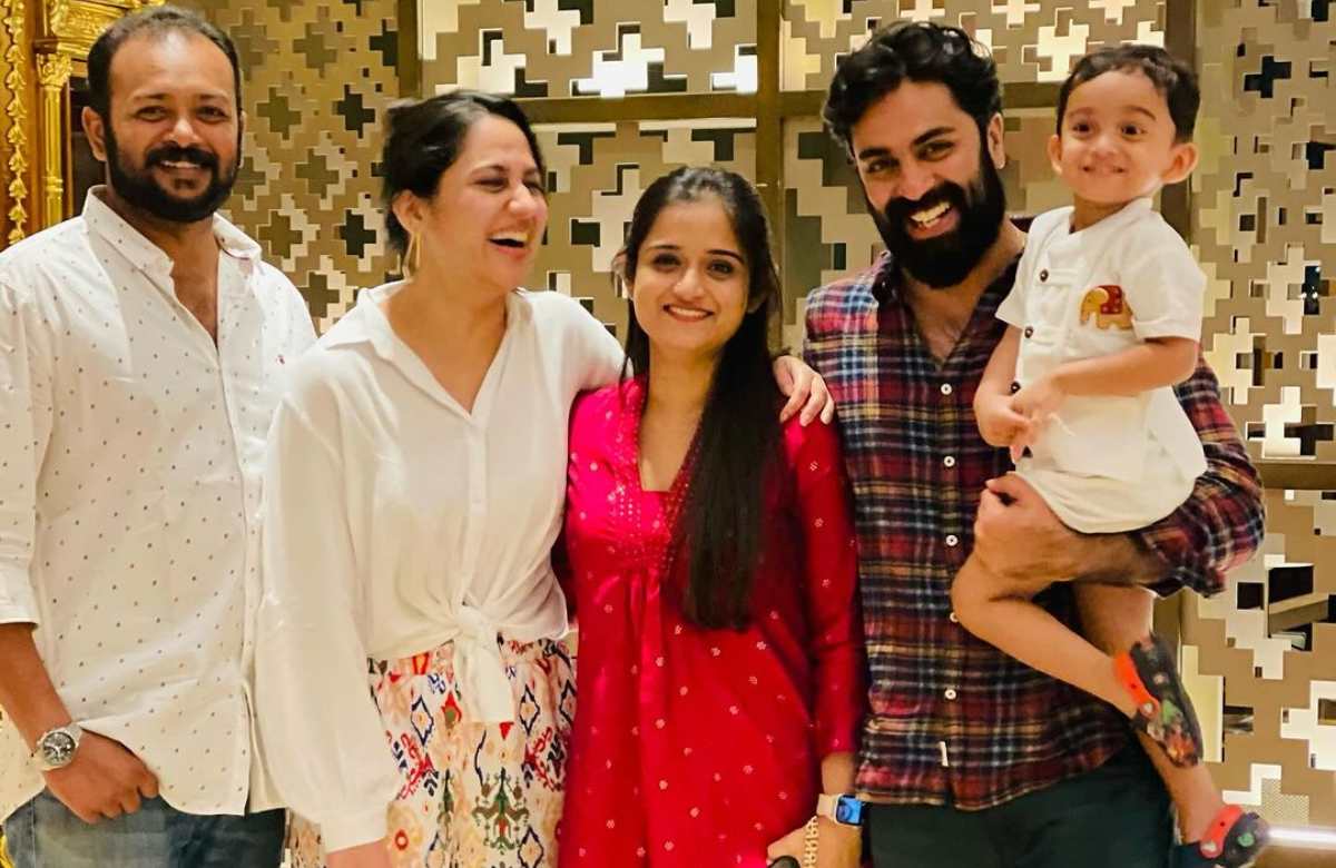 പങ്കാളിക്കൊപ്പം മിയയുടെ കുഞ്ഞിനേയും എടുത്ത് ജീപി, ഫാമിലി ഗെറ്റ് ടുഗെത ...